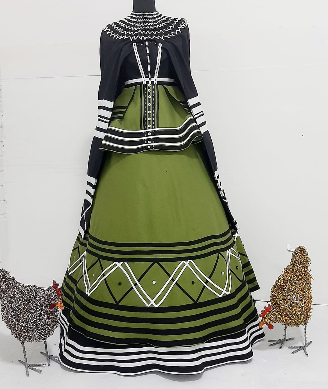Umbhaco – Traditional Xhosa Attire | African Clothing