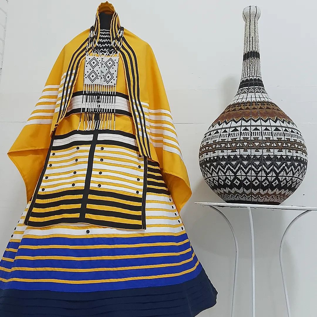 Umbhaco – Traditional Xhosa Attire | African Clothing