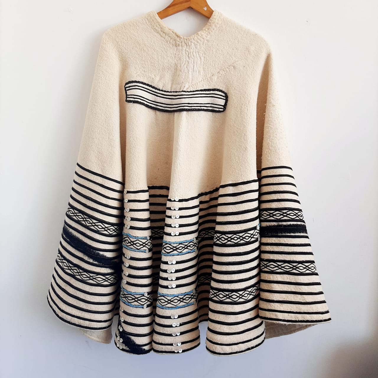 Umbhaco – Traditional Xhosa Attire | African Clothing